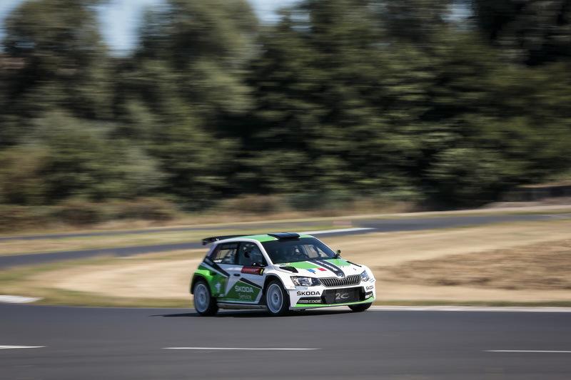 Photo 6 - Skoda Fabia R5 circuit asphalte Issoire - Essai Skoda Fabia ...