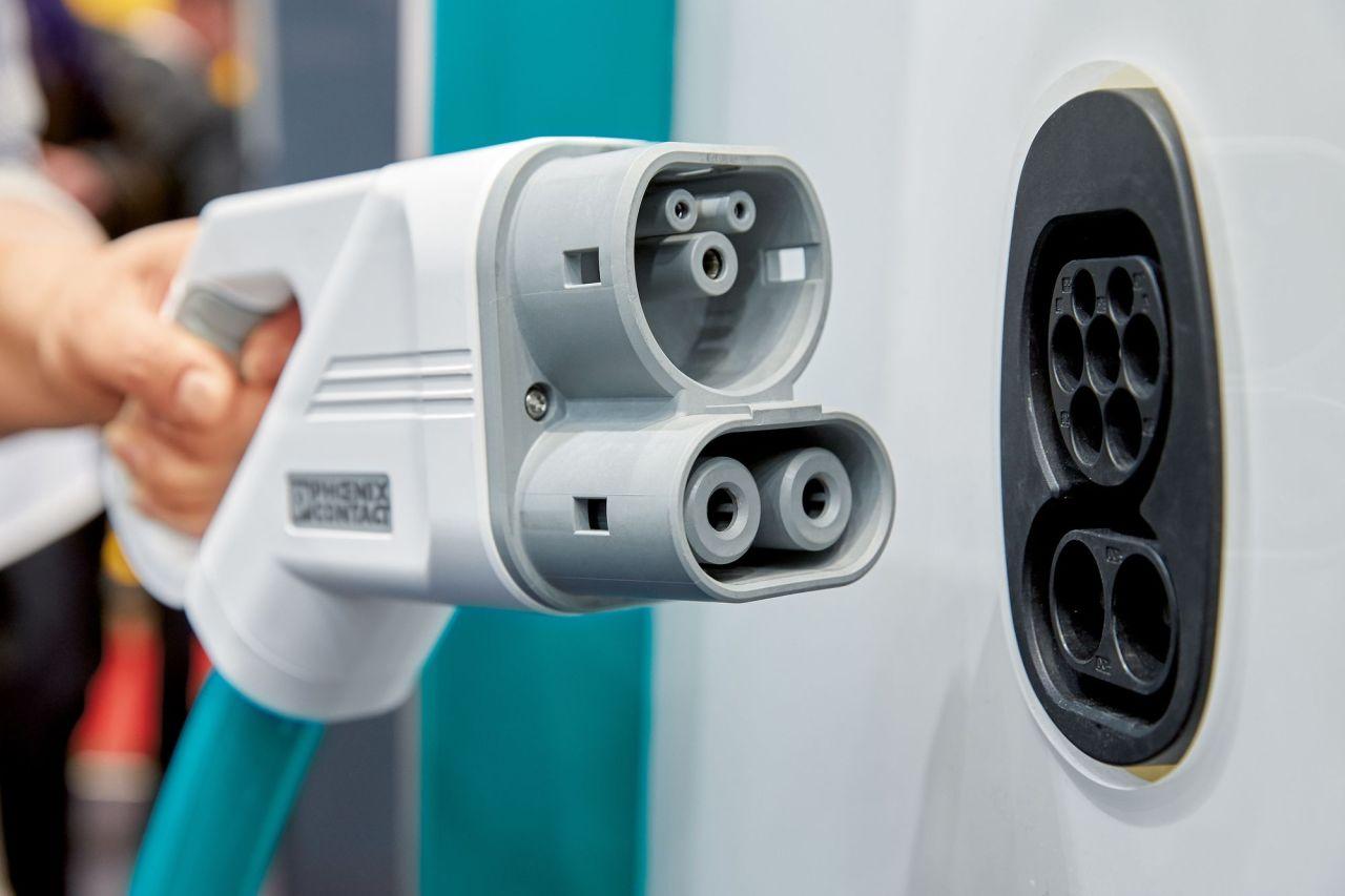 Ford, BMW, Daimler et Volkswagen créent un réseau de recharge rapide