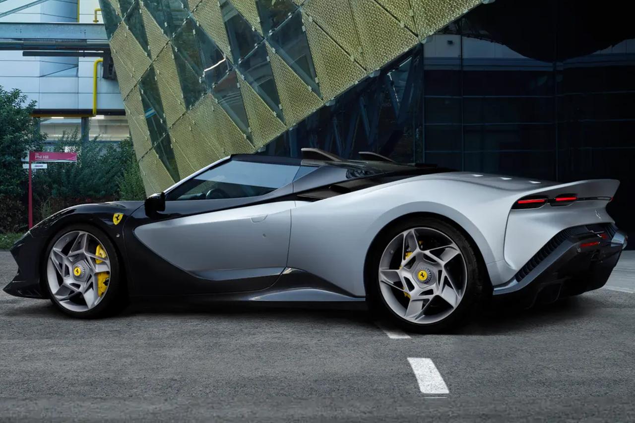 Photo 53 - Ferrari SP-8 arrière - Les Ferrari oubliées