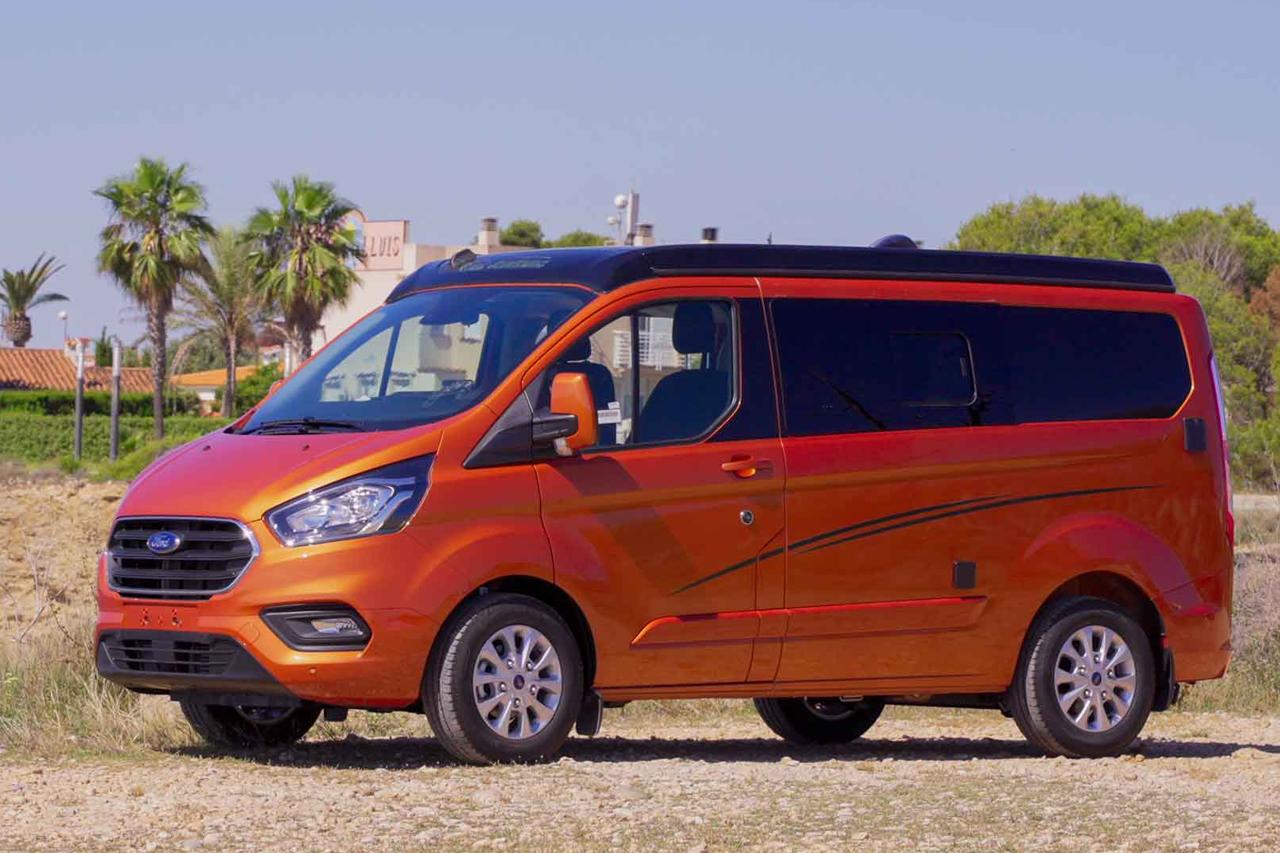 Font Vendôme Ford Custom et Renault Trafic. La gamme de vans aménagés