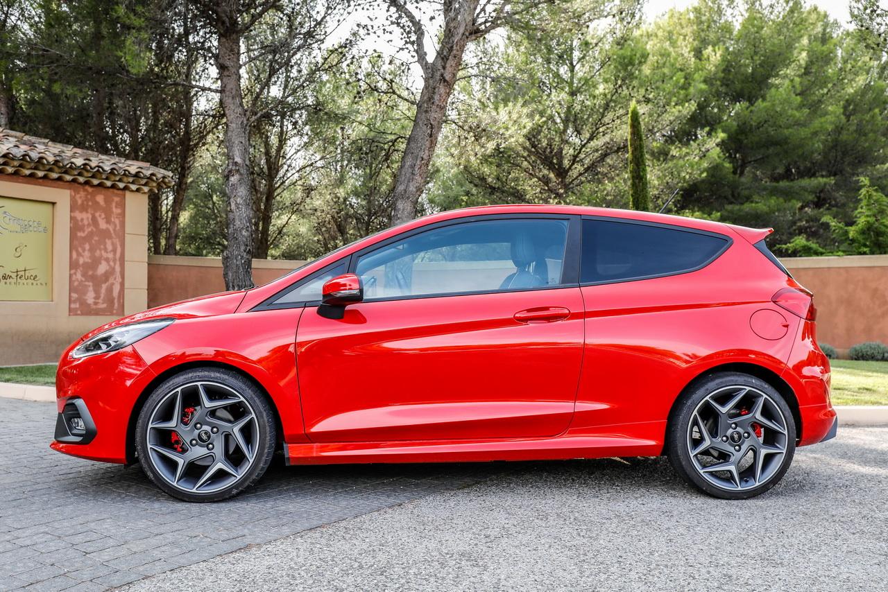 Photo 20 - Ford Fiesta ST - Ford Focus RS MKI vs Ford Fiesta ST : c ...