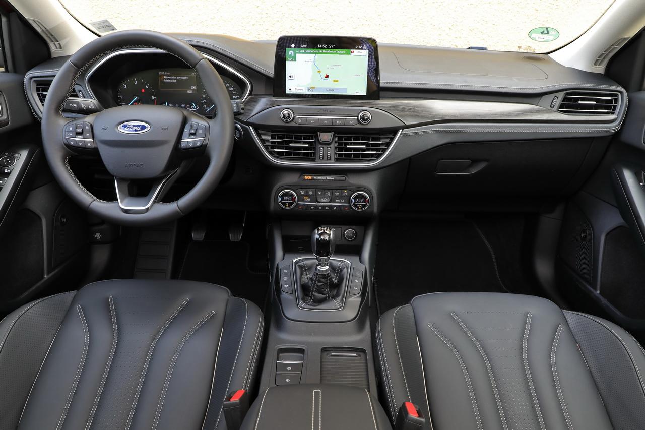 Photo 12 - ford focus sw interieur - Volkswagen Golf 8 SW (2021). Le ...