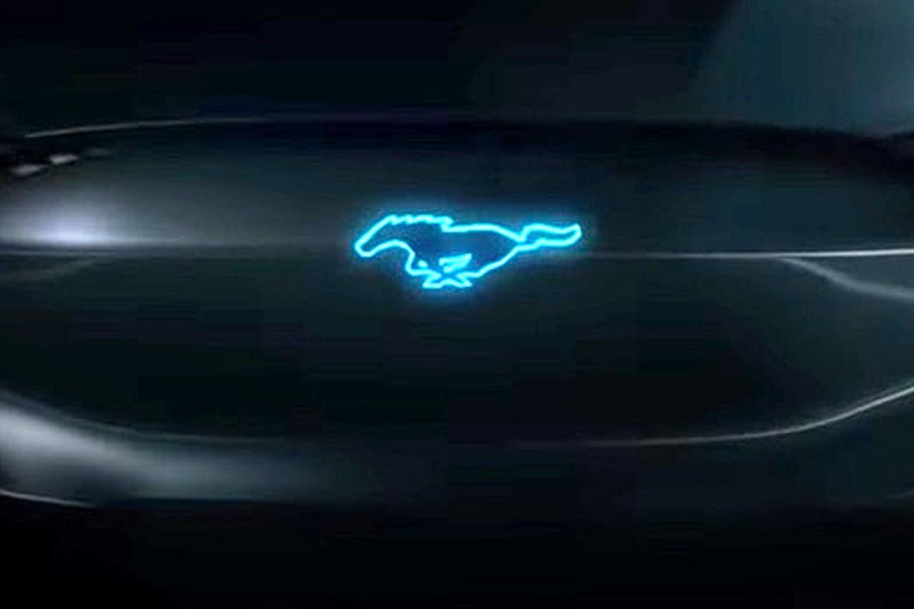 Photo 2 - ford mach e logo - Ford Mach-E (2020) : le concept électrique ...