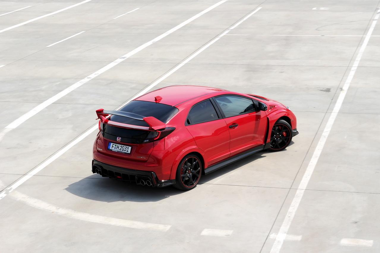 Photo 46 - Nouvelle Honda Ciic Type R 2015 rouge garée sur un parking ...