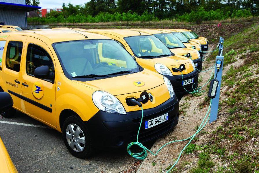Les voitures électriques qui ont servi à La Poste depuis plus de 120 ans
