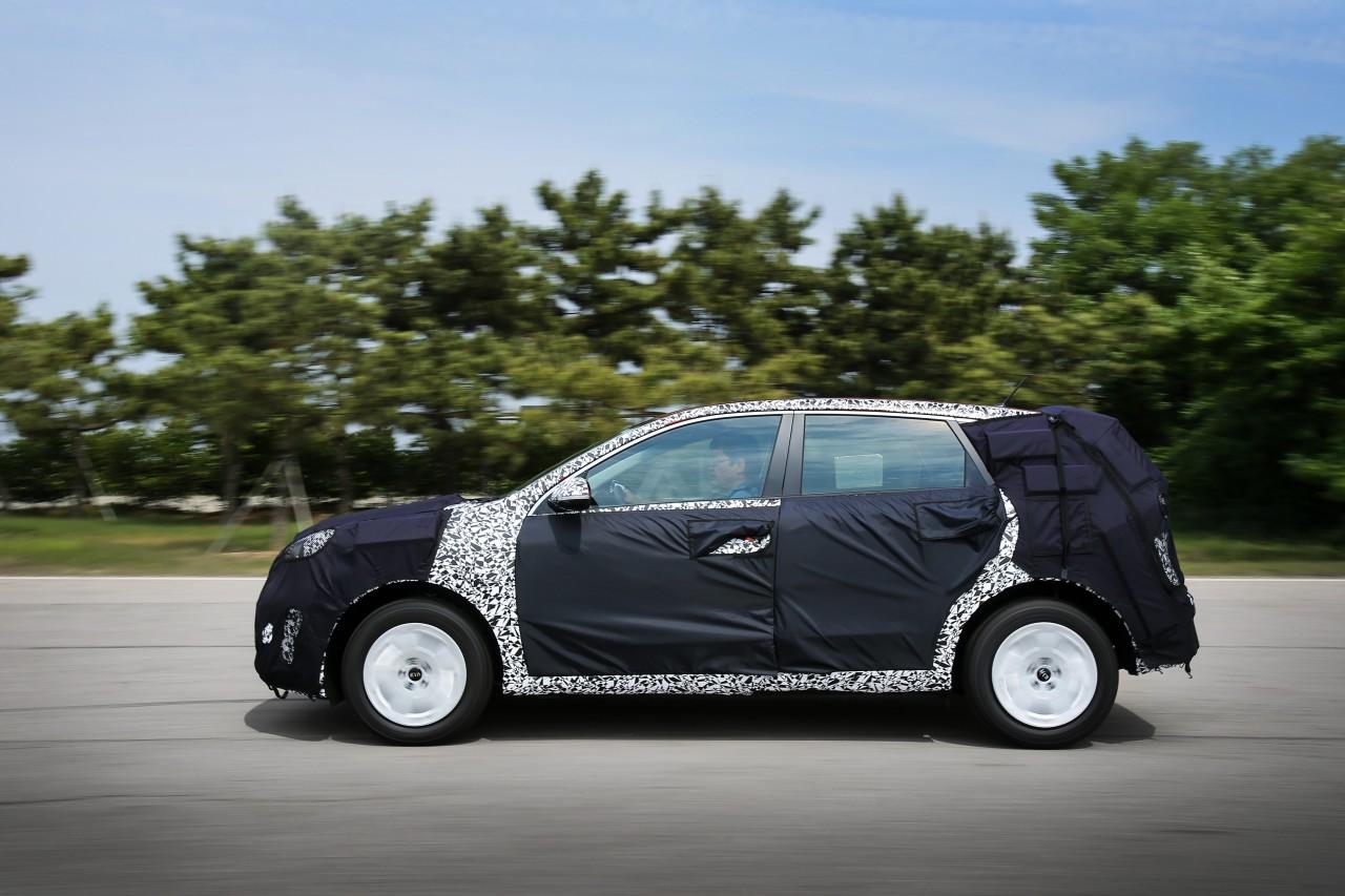 Photo 3 - Le prototype du Kia Niro vu de profil - Au volant du Kia Niro ...