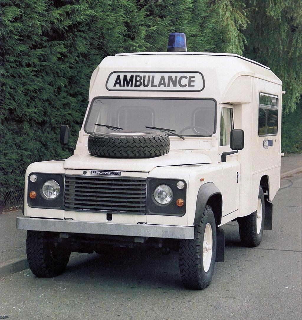 Photo 21 - Land Rover Defender 110 Ambulance - 70 ans de Land Rover. Le ...