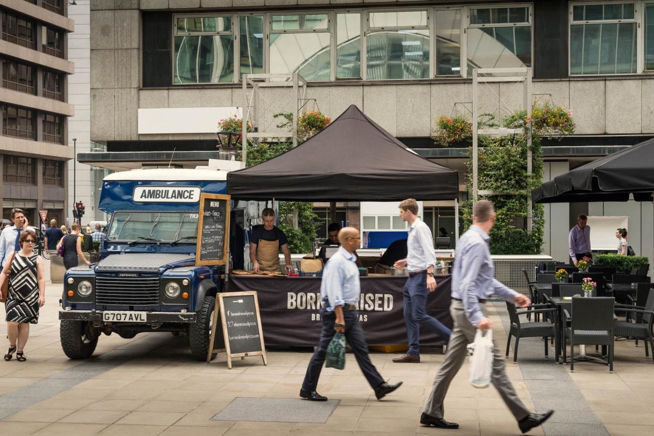 Photo 15 - Land Rover Defender food truck - 70 ans de Land Rover. Le ...
