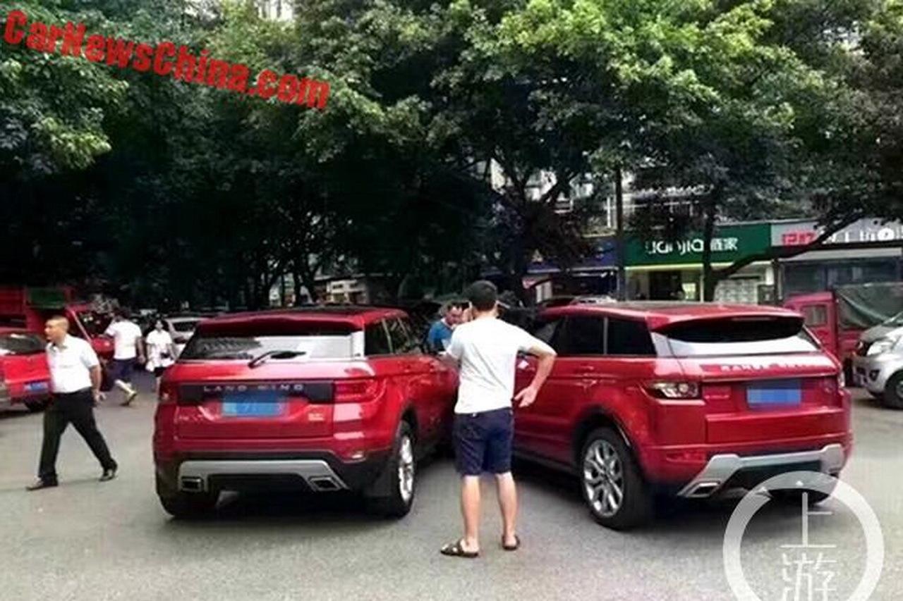 Photo 3 - Accident entre un Range Rover Evoque et sa copie chinoise ...