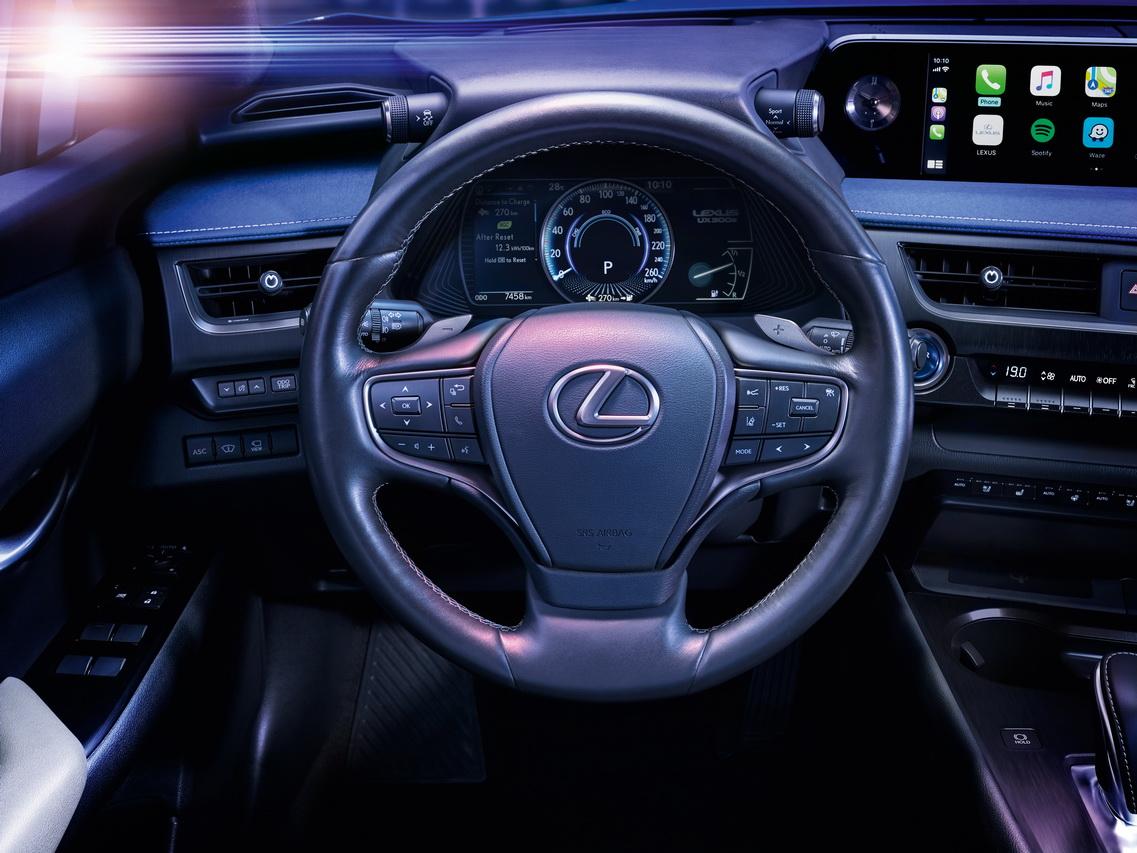 Photo 6 - volant Lexus UX 300e (2020) - Lexus UX 300e : notre avis sur le premier SUV électrique ...
