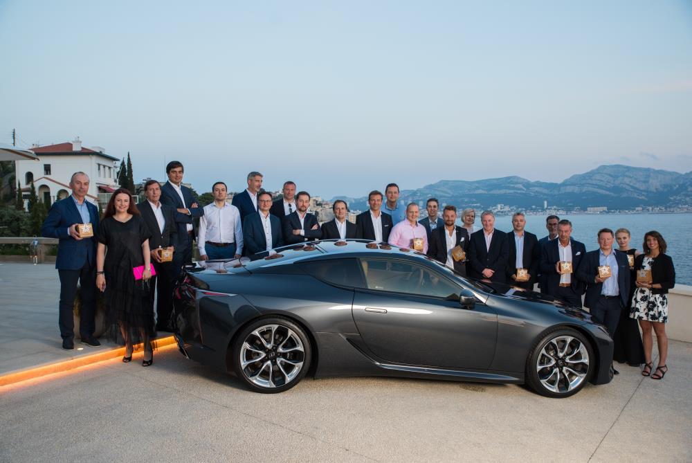 Lexus récompense ses meilleurs concessionnaires européens