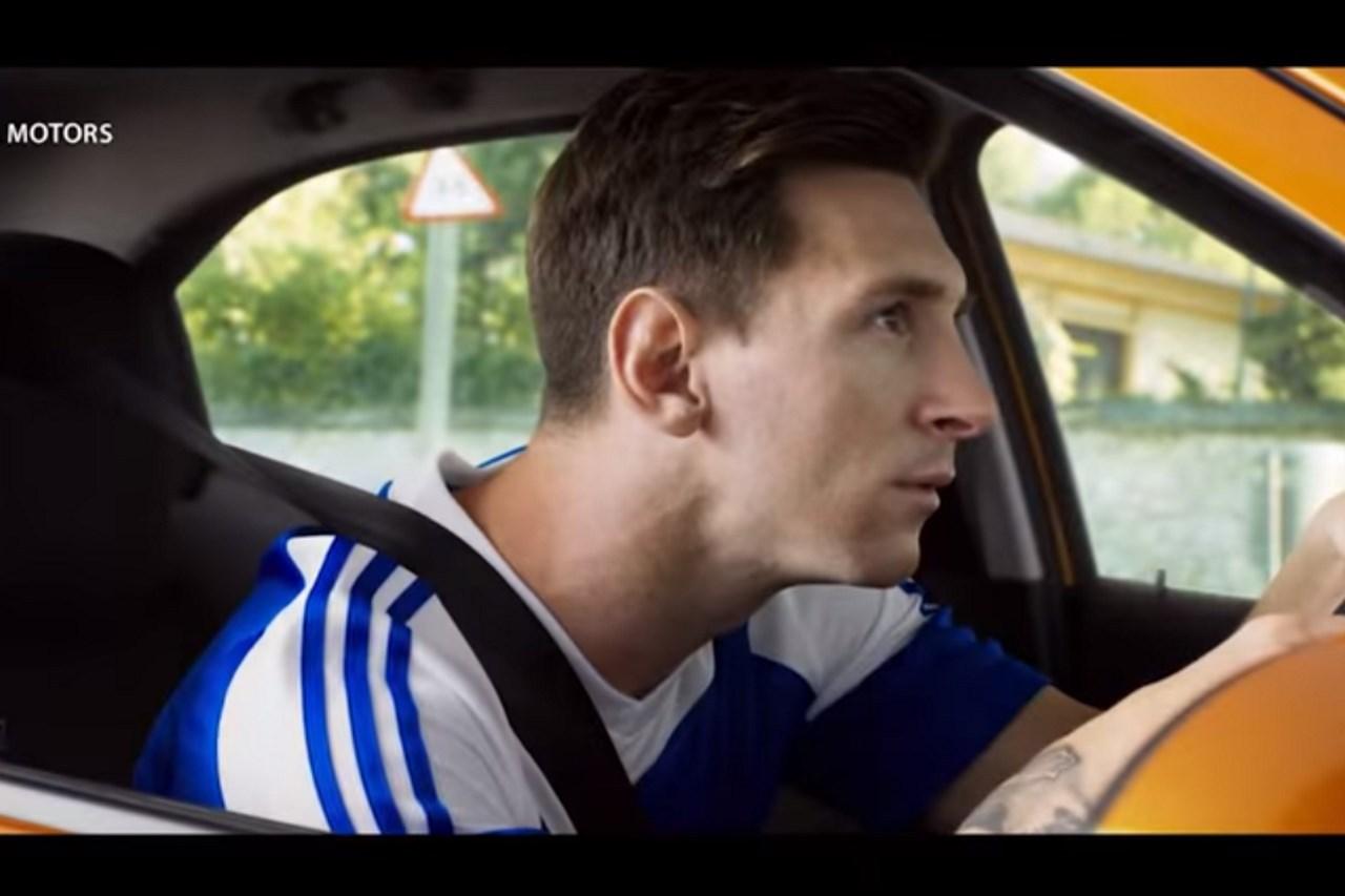 Vidéo. Lionel Messi dribble la route en Tata Tiago