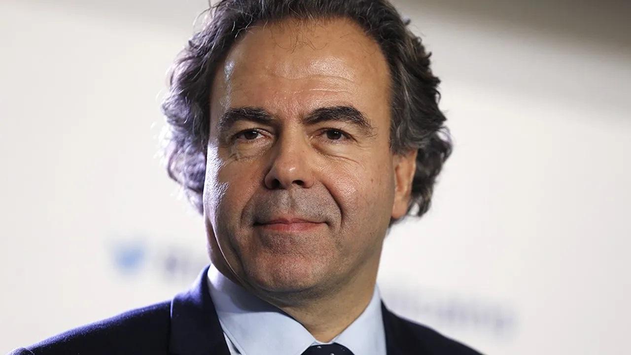 Photo 1 - Luc Chatel renouvèle son mandat à la tête de la PFA - Luc ...