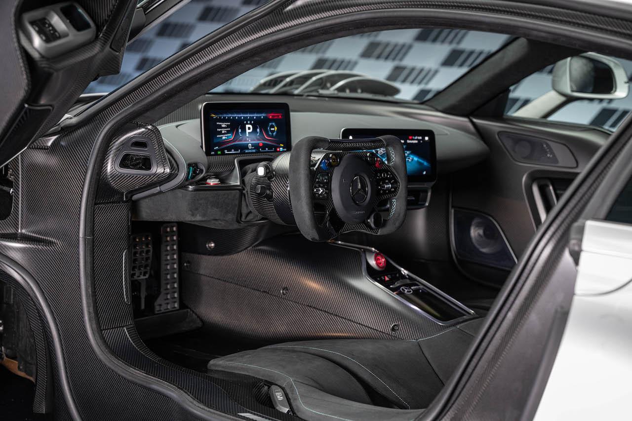 Photo 13 - Mercedes-AMG One cockpit - Mercedes AMG One (2022). A bord ...