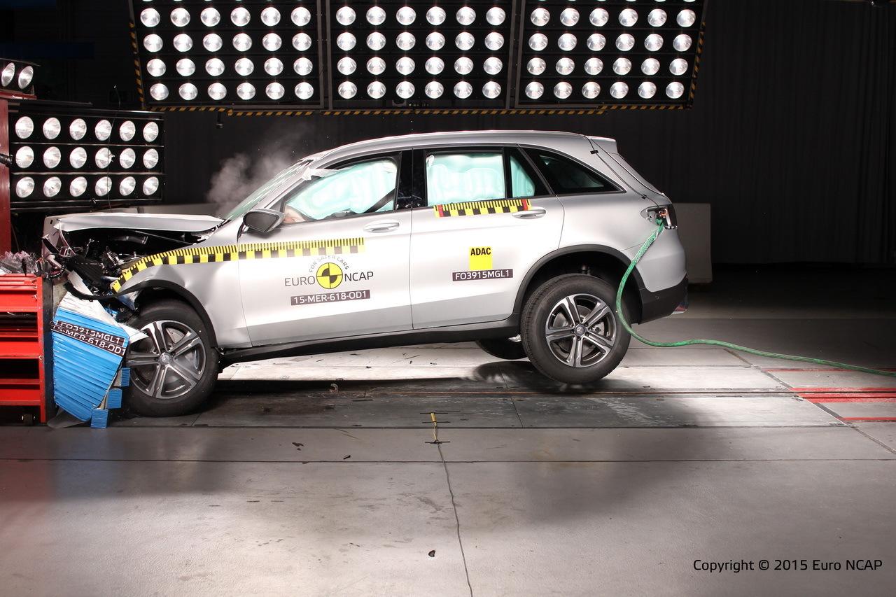 Photo 7 - mercedes glc crash-test - Top des voitures les plus sûres de ...