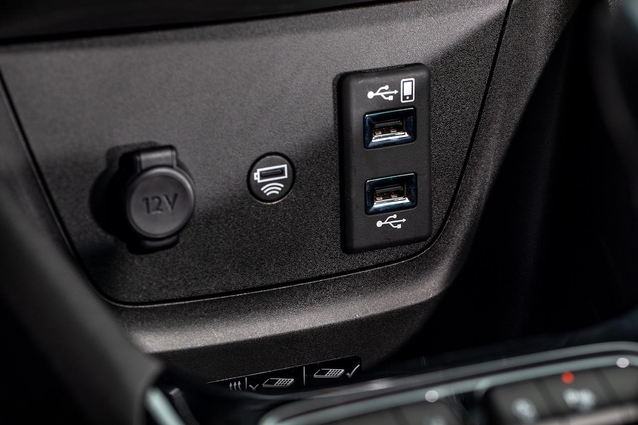 Photo 25 - Essai Opel Crossland (2020) : Statiques intérieurs ports USB ...