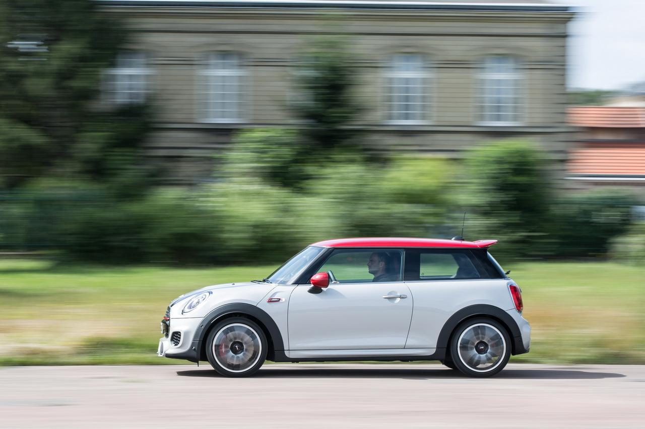 Photo 26 - Mini vs Mini : le choc des générations