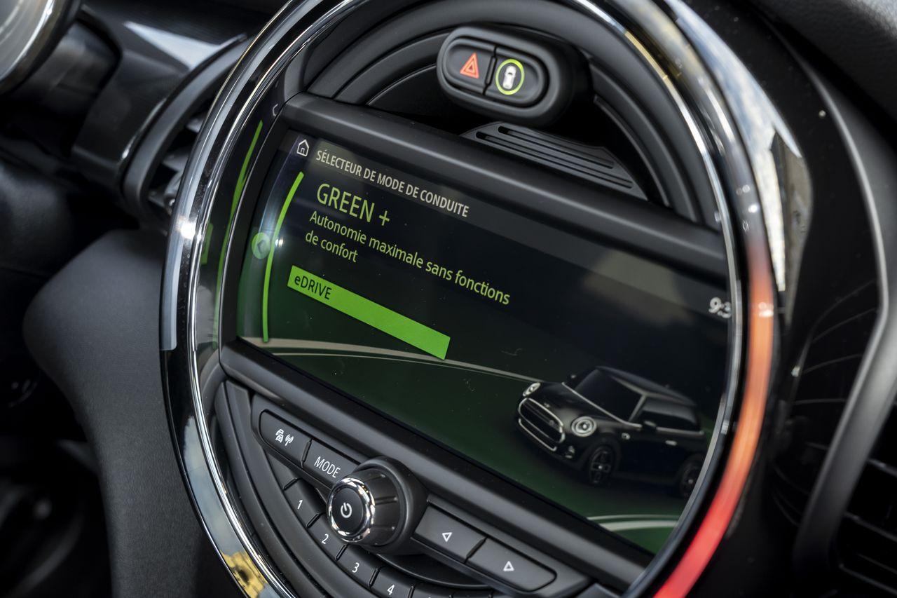 Photo 56 - Mini Driving mode - Nouvelle Fiat 500 vs Mini Cooper SE : le ...