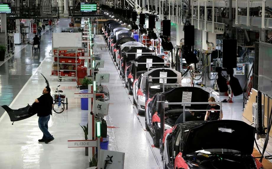 Tesla suspend temporairement la production de sa Model 3