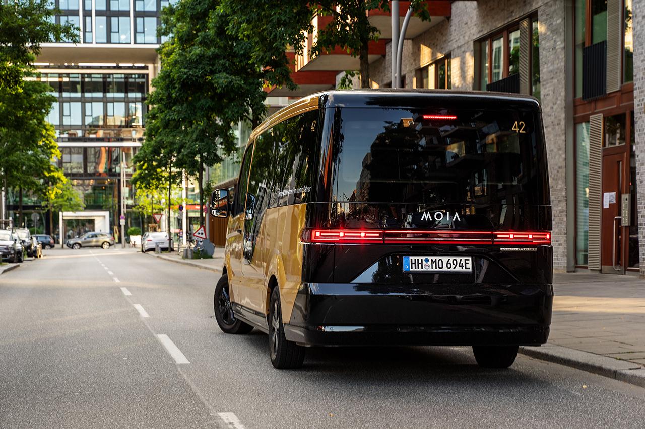 Photo 6 - moia transport de personnes - Volkswagen expérimente l'ID ...