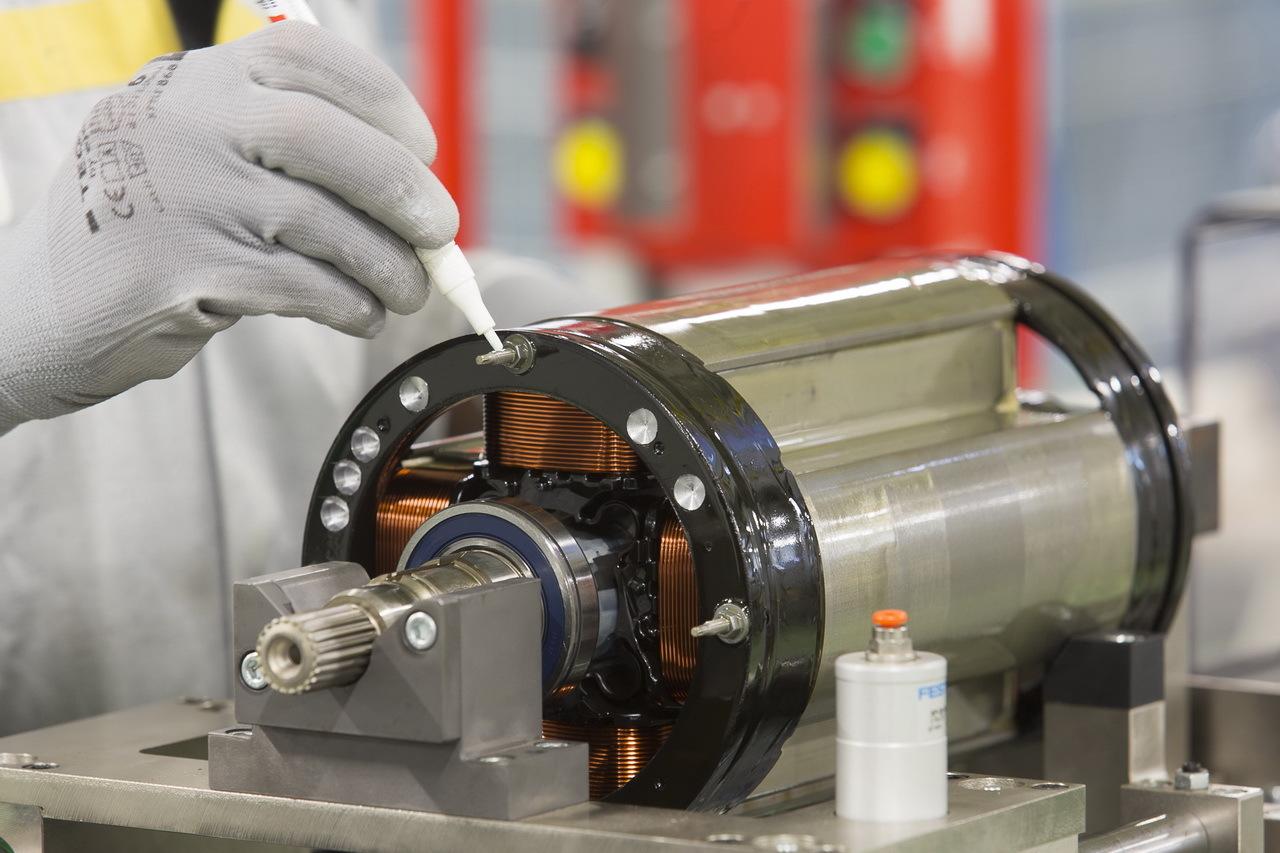 Photo 2 - Rotor bobiné du moteur R240 - Renault Zoe : un nouveau moteur ...