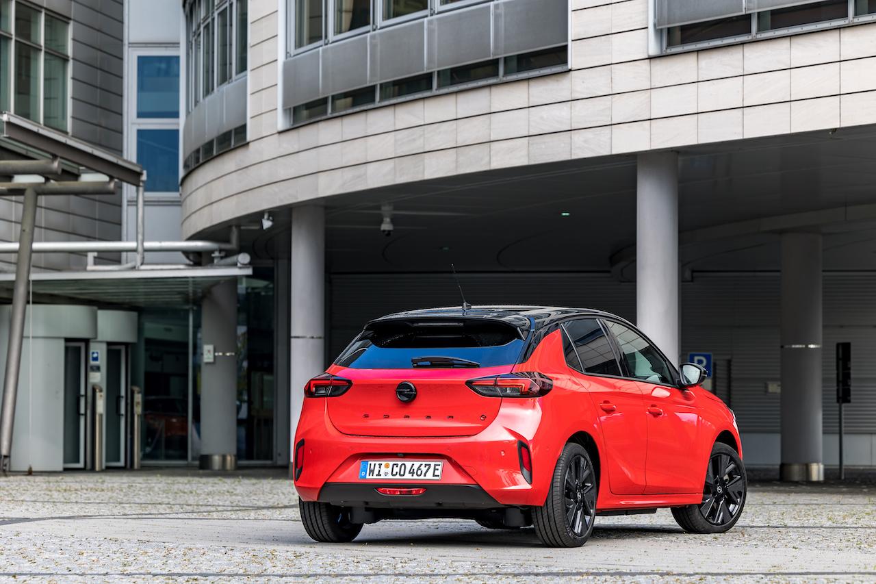 Photo 8 - opel corsa rouge noir - Essai Opel Corsa-e 40 Série limitée ...