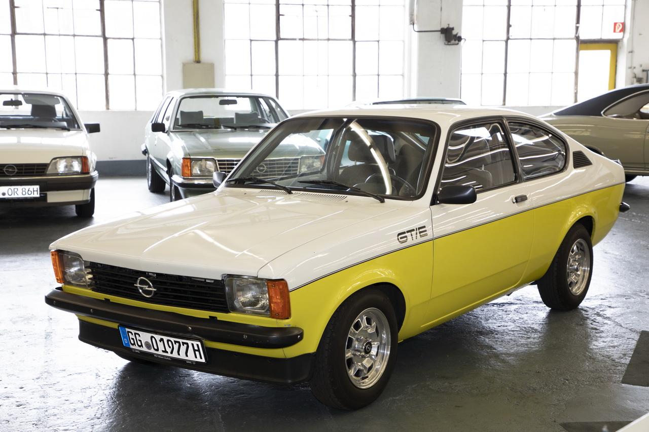 Photo 22 - Opel Kadett GTE (1977) vue avant jaune et blanche - Opel ...