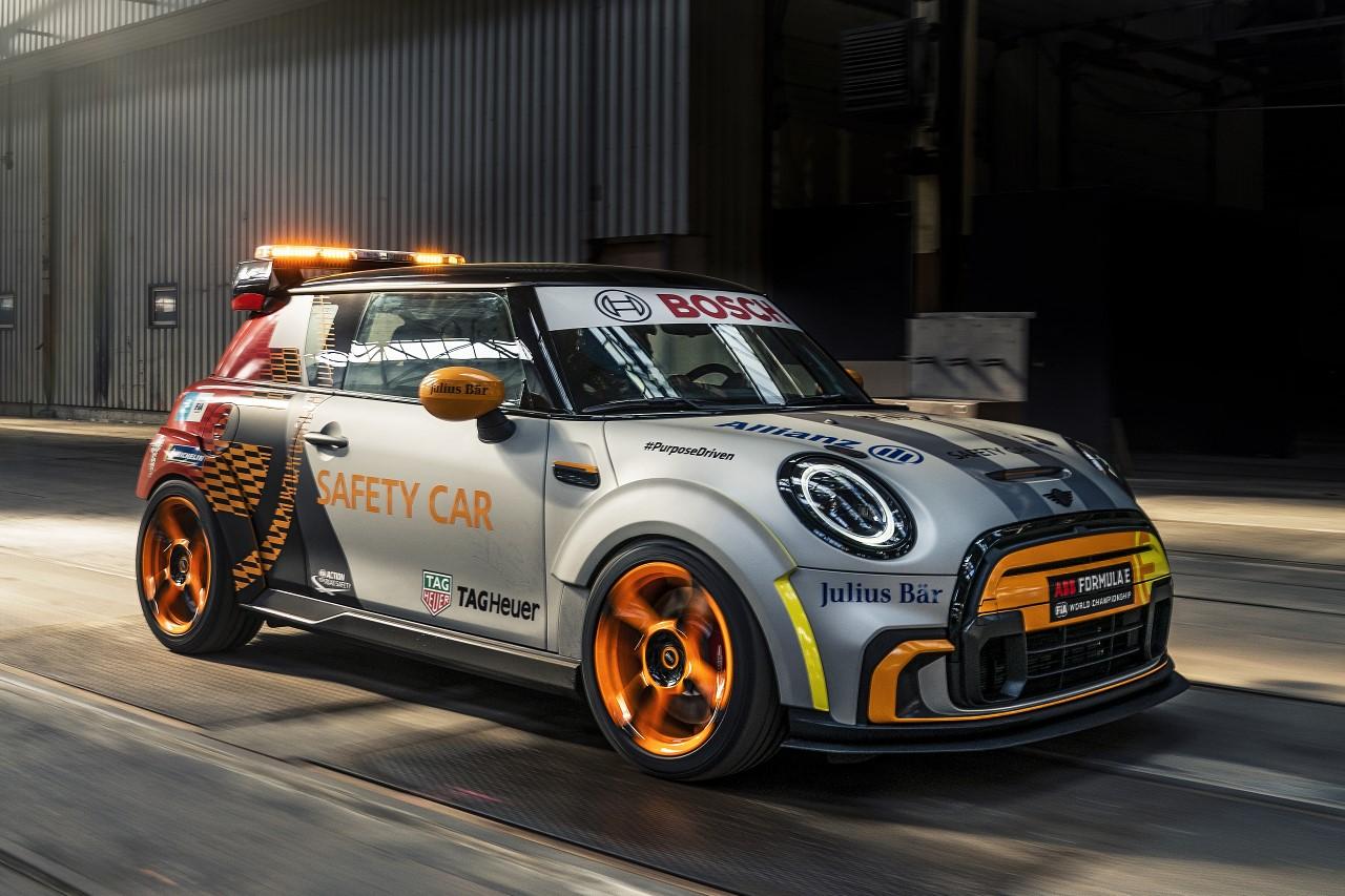 Mini Electric Pacesetter (2021). Une safety car électrique musclée