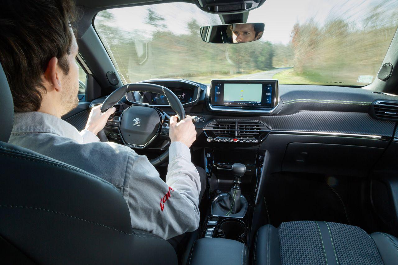 Photo 52 - interieur 2008 GT Line - Essai comparatif : le Ford Puma ...