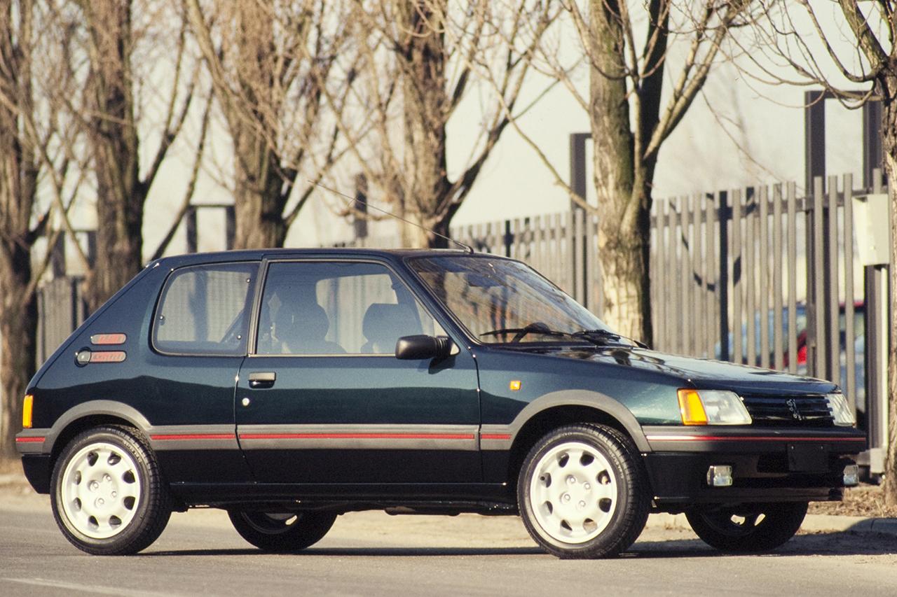 Peugeot 205 GTI Plus : le luxe en plus de la sportivité