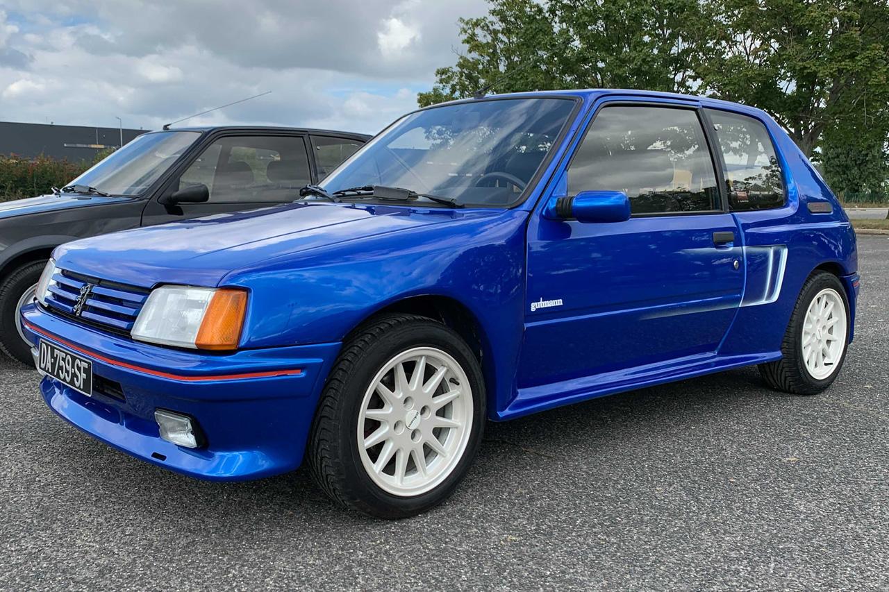 Une rare Peugeot 205 GTI Mi 16 Gutmann vendue aux enchères