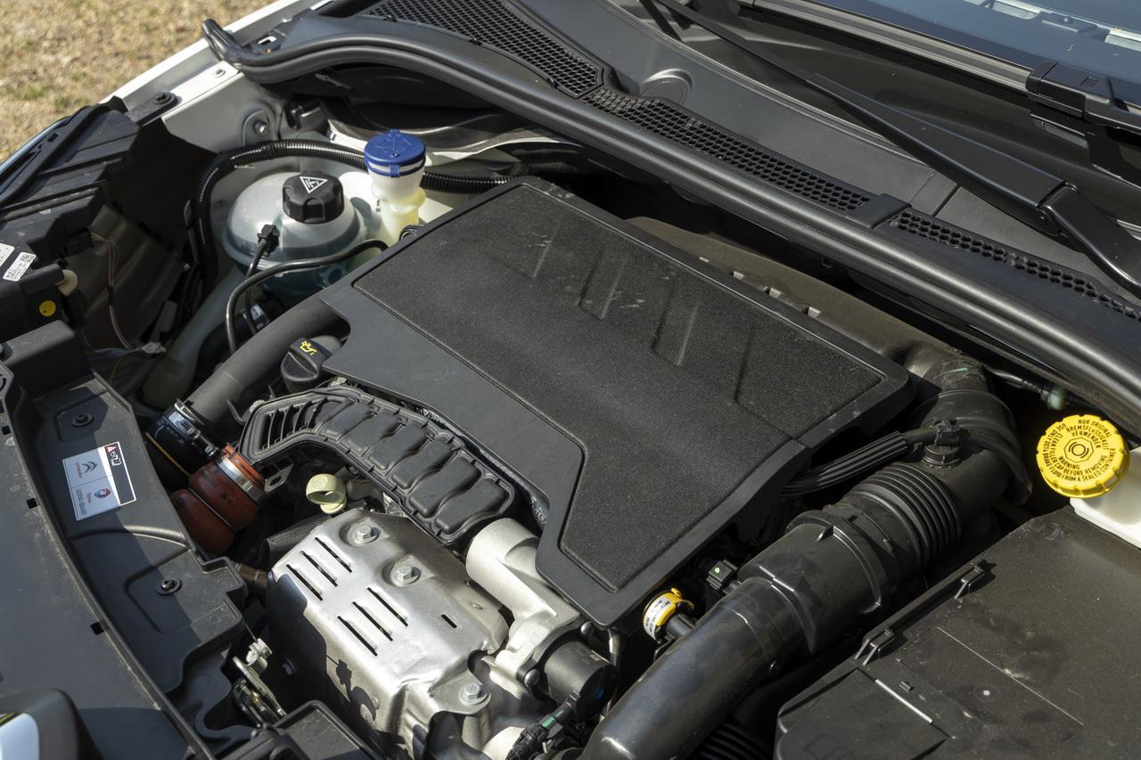 Photo 80 - Citroën C3 vue du moteur capot ouvert - La Peugeot 208 ...