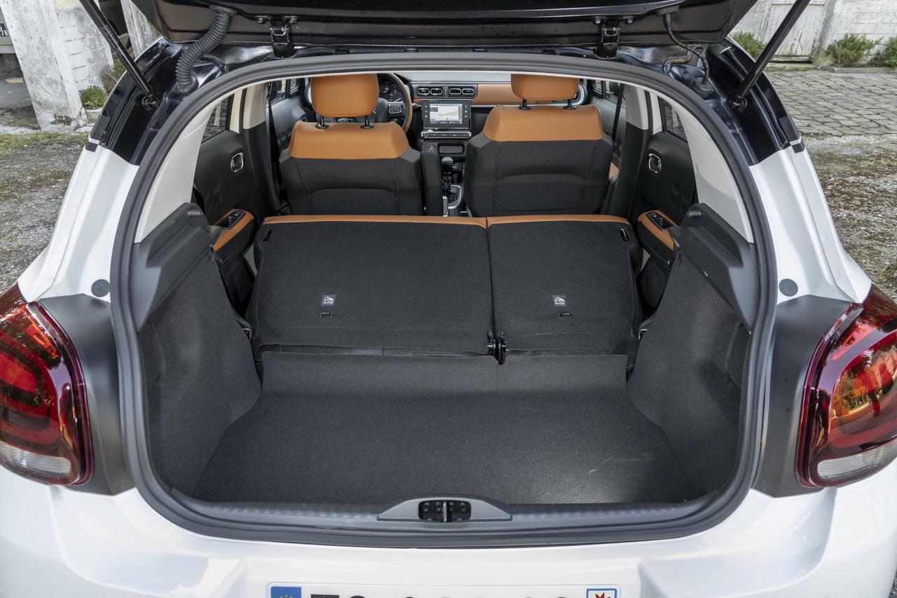 Photo 70 - Citroën C3 blanche coffre ouvert - Peugeot 208 vs Citroën C3 ...