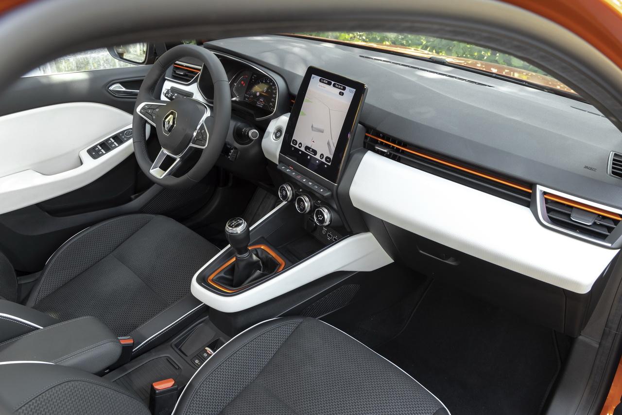 Photo 55 - Renault Clio Orange Valencia vue habitacle planche de bord ...