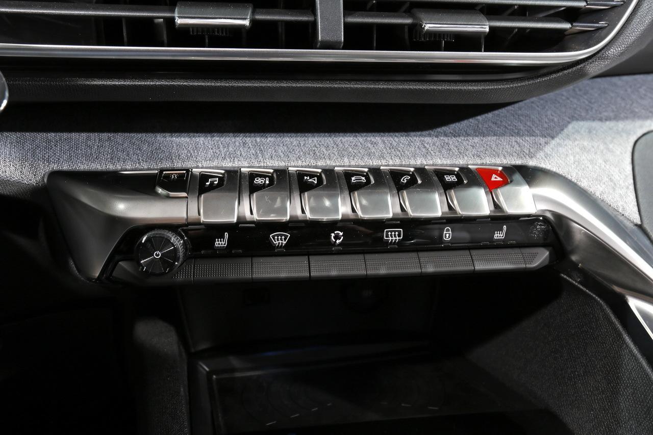 Photo 15 - Peugeot 3008 2 commandes touches - EN IMAGES. Le nouveau ...