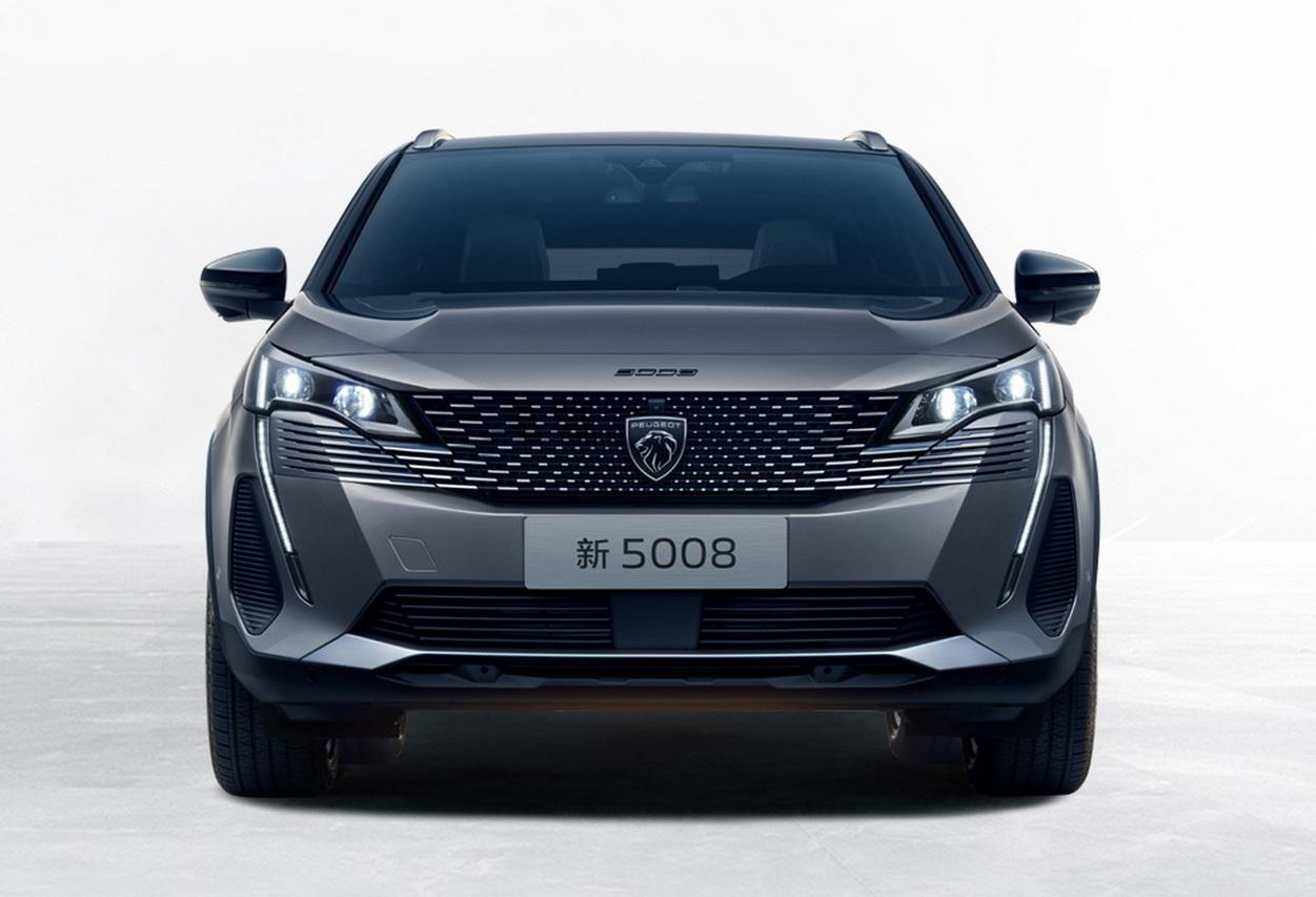 Peugeot 5008 (2023). Le nouveau logo sur la version restylée