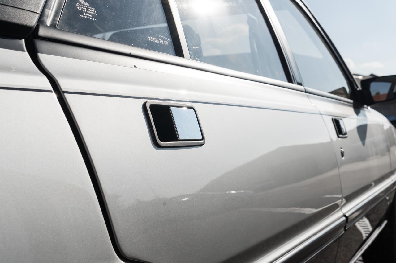 Photo 14 - Peugeot 505 Turbo Injection gris winchester / gris acier ...