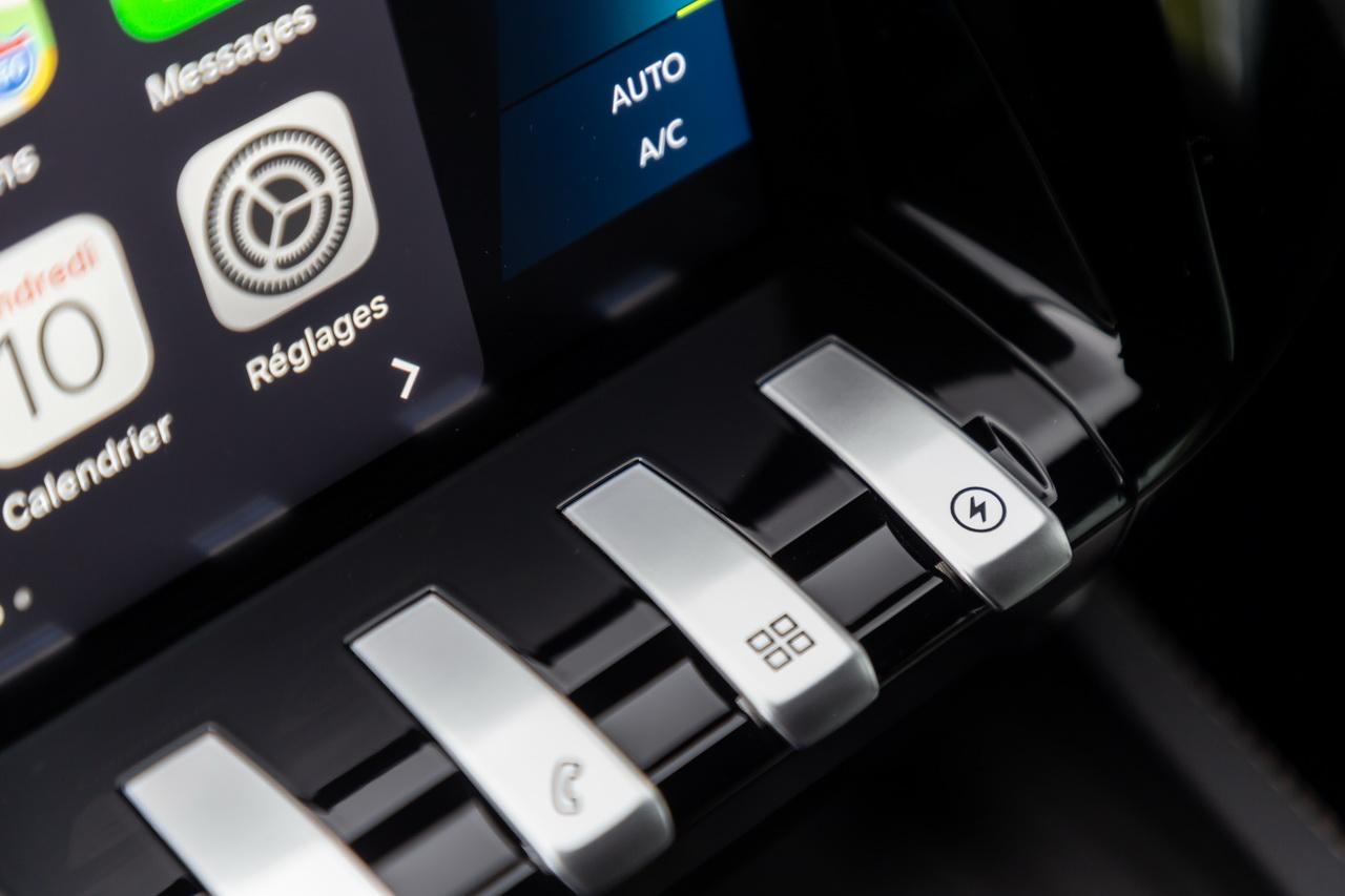 Photo 23 - Toogle Switches Peugeot - Essai Peugeot 508 SW HYbrid 225 ...