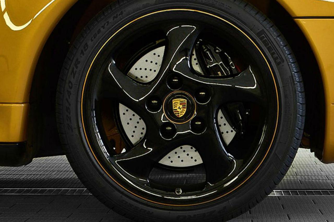 Diaporama et photos - Porsche 911 Project Gold : une 993 Turbo S neuve ...