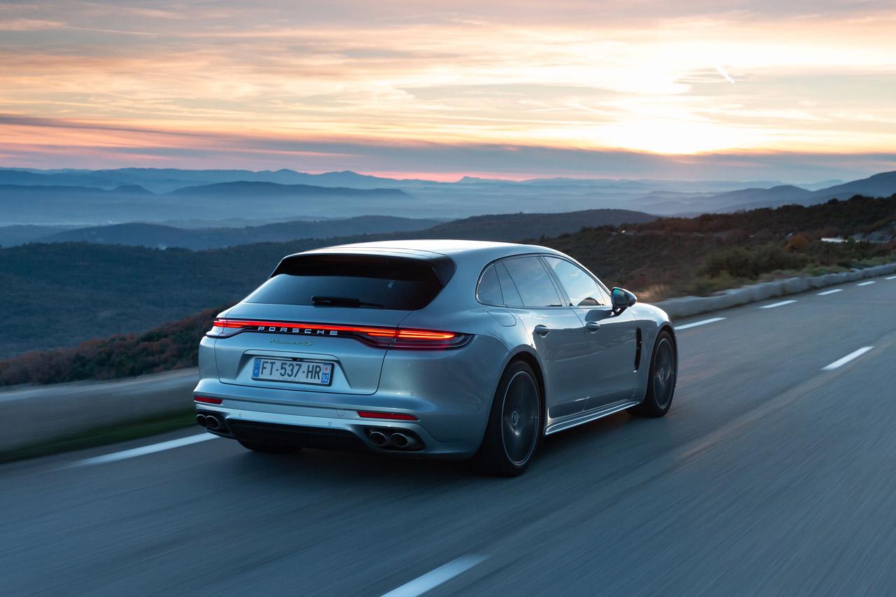 Photo 2 - porsche panamera ST 4S e-hybrid grise arrière - Essai Porsche ...