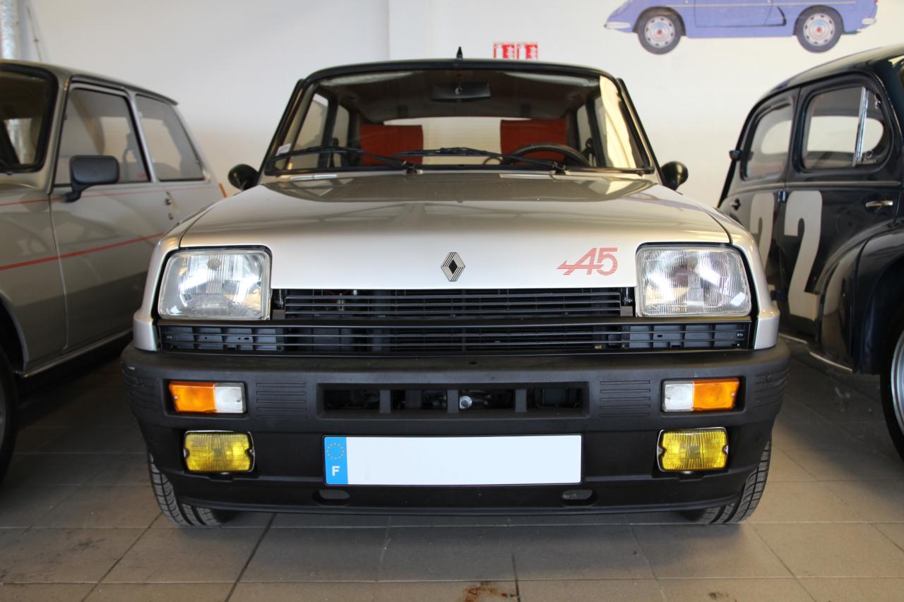 Photo 2 - Renault 5 Alpine R5 grise - Le meilleur des bombinettes Renault