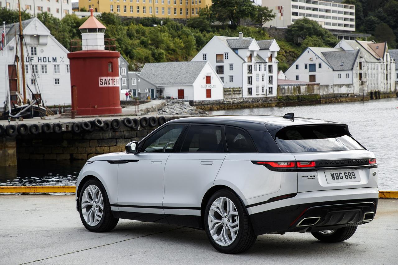 Photo 23 - 3/4 arrière du range rover velar diesel D300 - Essai Range ...