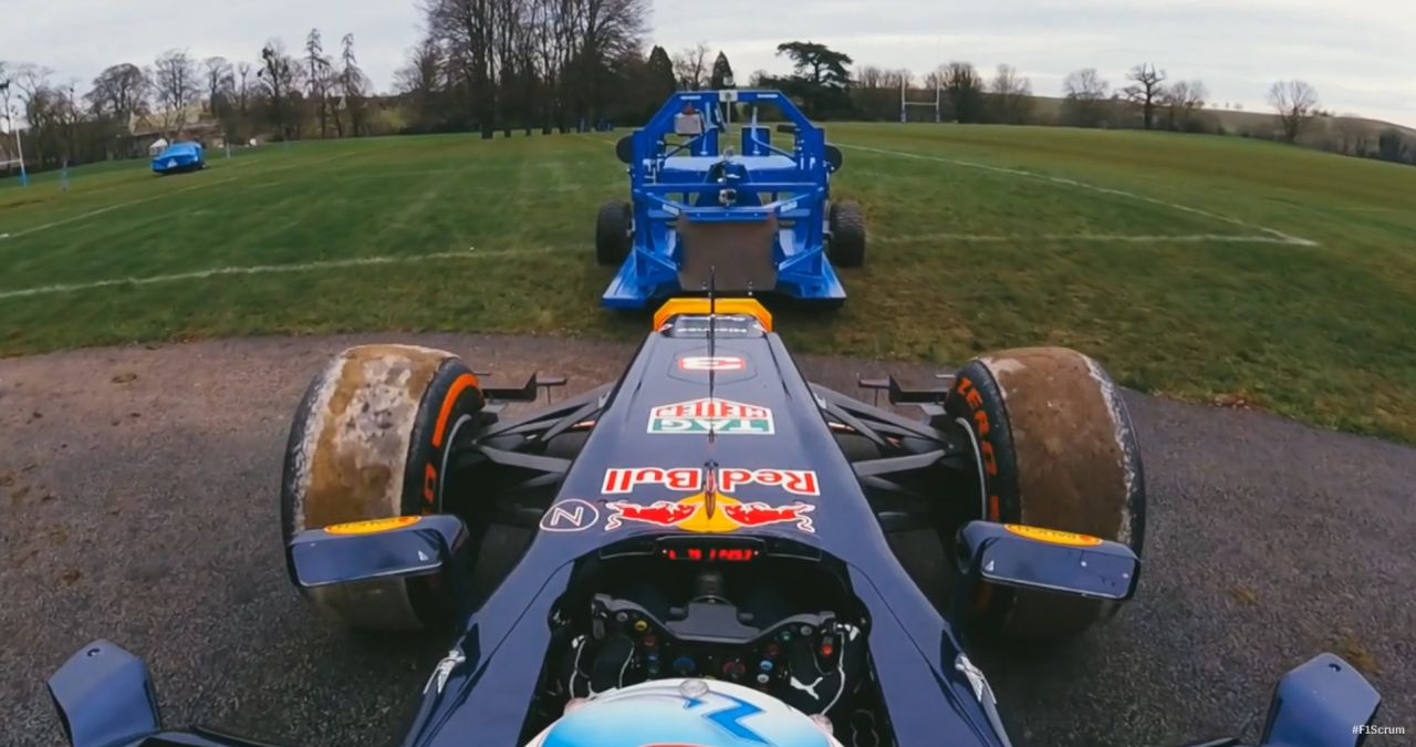 Photo 8 - Red Bull F1 Rugby - Red Bull met au défi des joueurs de Rugby ...