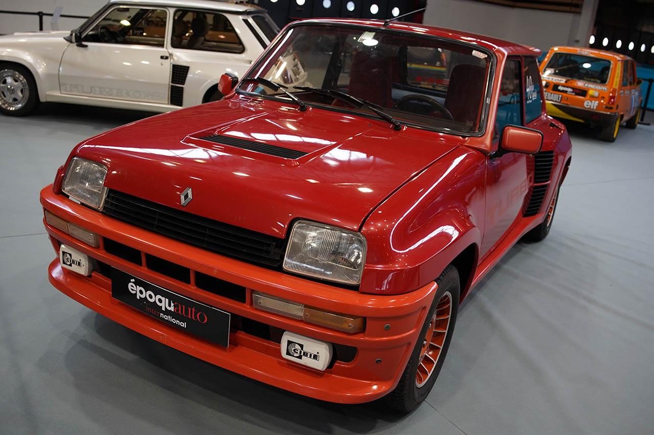 Photo 3 - Renault 5 turbo rouge salon de lyon 2022 - Renault. Un stand ...