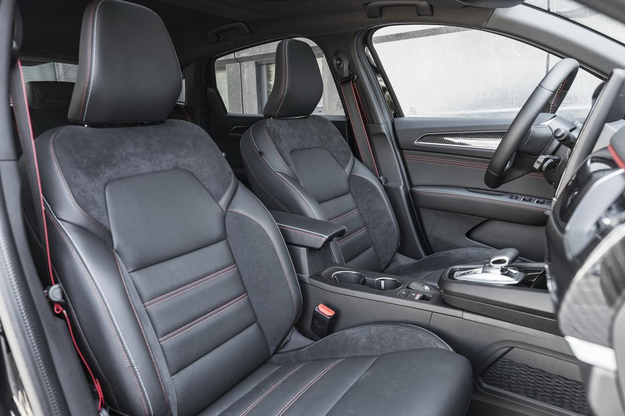 Photo 15 - renault arkana hybride siege avant rs line - Essai Renault ...