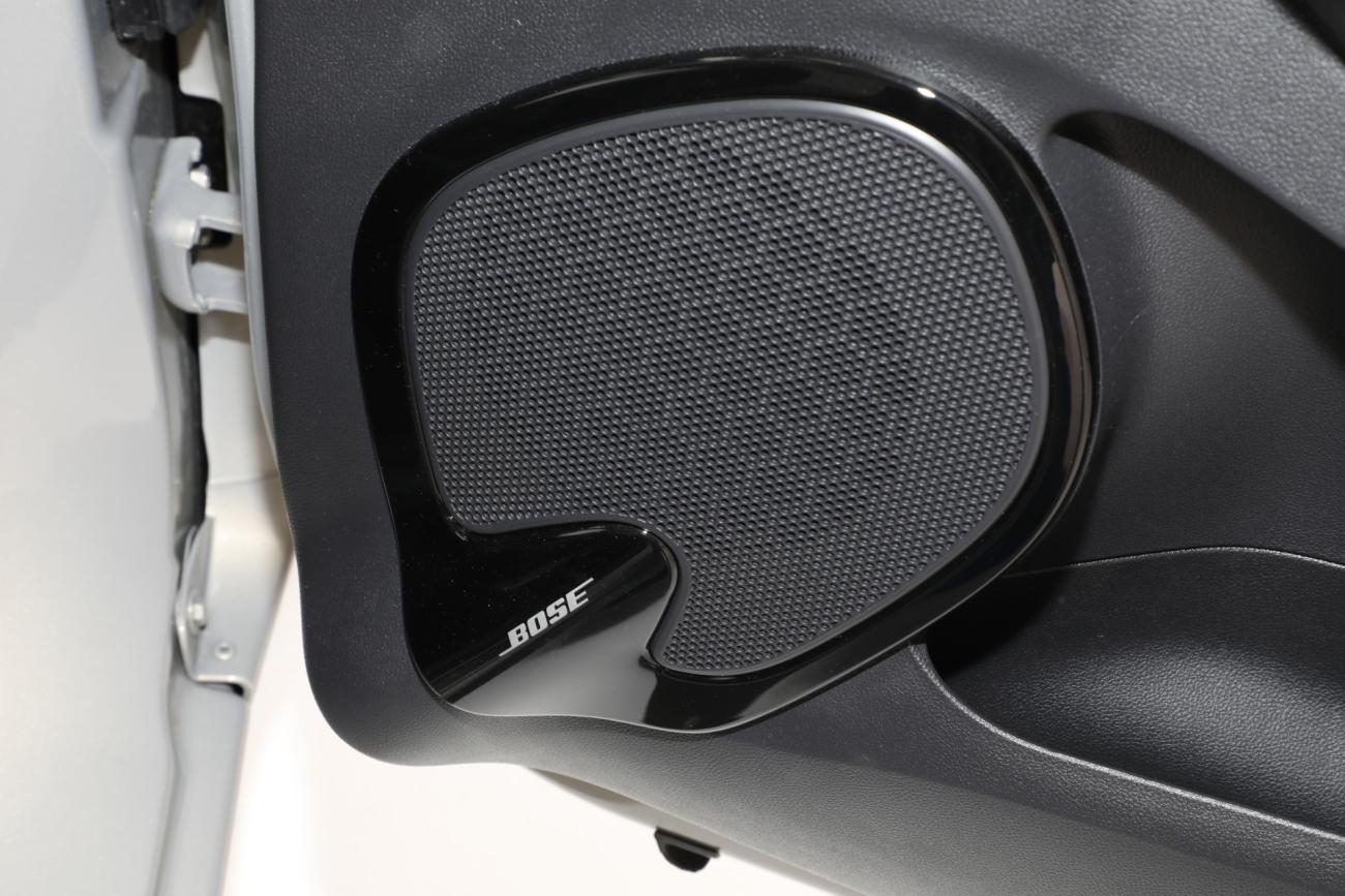 Photo 23 - sound system Bose Clio Initiale Paris - Ford Fiesta 2017 vs ...