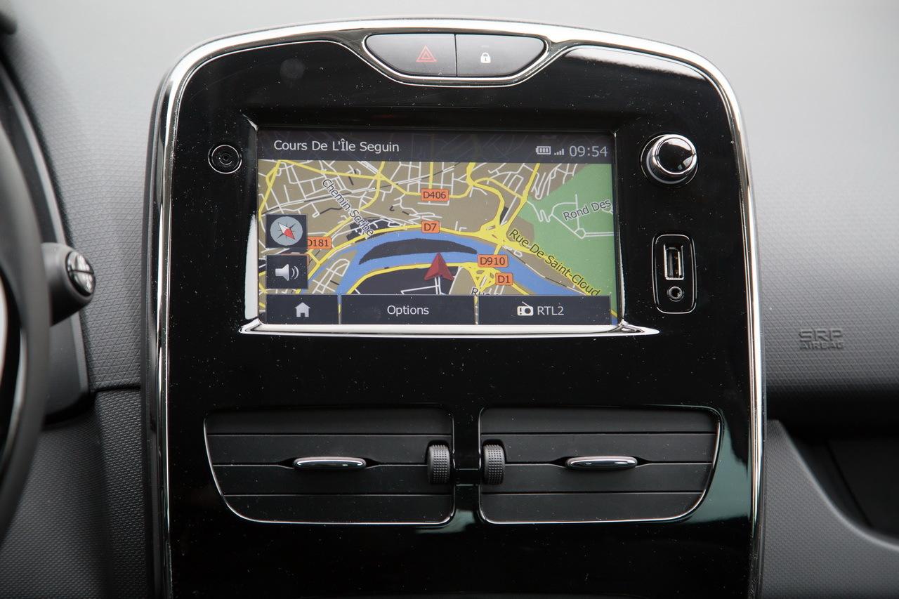 Photo 38 - GPS MediaNav Renault Clio - Match Opel Corsa vs Renault Clio ...
