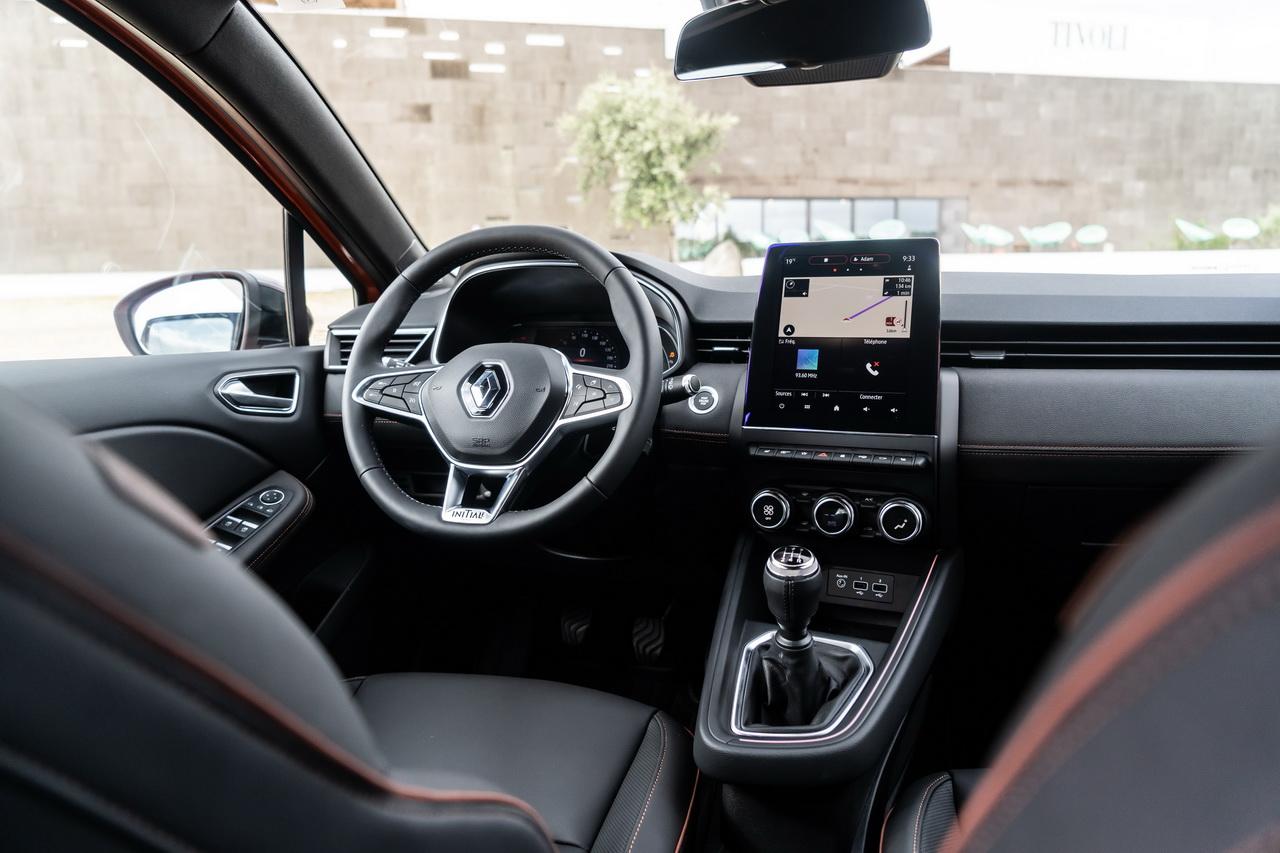 Photo 13 - renault clio 5 initiale paris ambiance intérieur noir ...