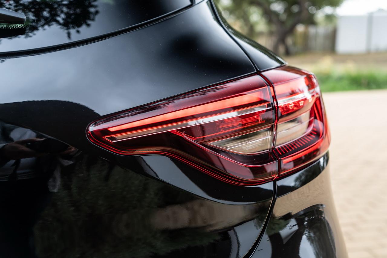 Photo 27 - renault clio 5 initiale paris couleur noire extérieur ...