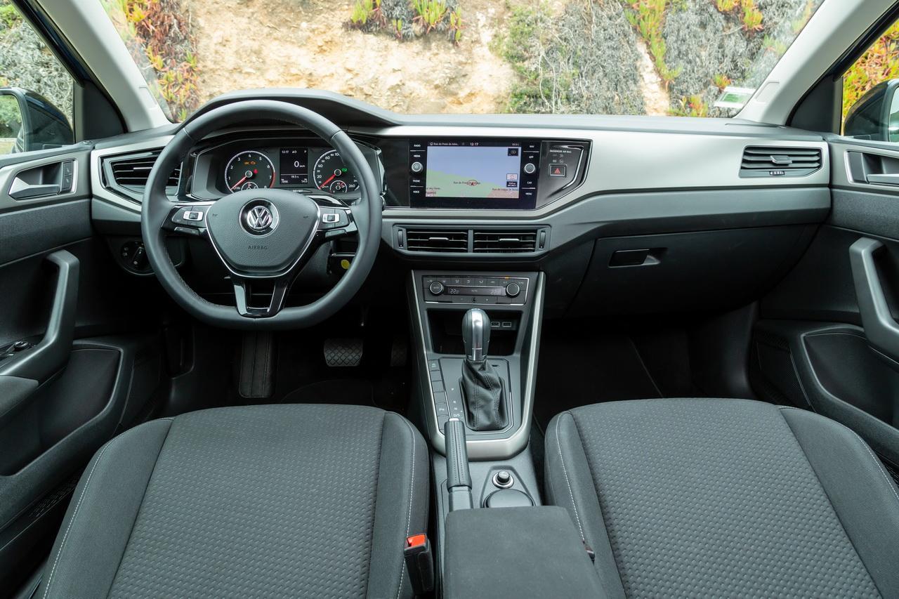 Photo 83 - intérieur volkswagen polo 6 - Essai comparatif : la Renault ...